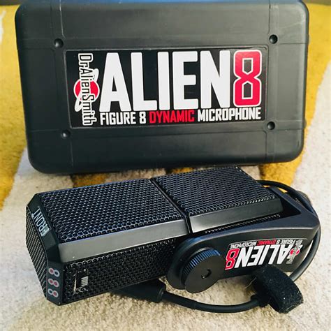 Draliensmith The Alien8 Figure 8 Dynamic Microphone Black Reverb