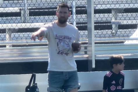 عکس؛ مسی در نقش مربی آکادمی اینتر میامی با حضور پسرش فوتبالی