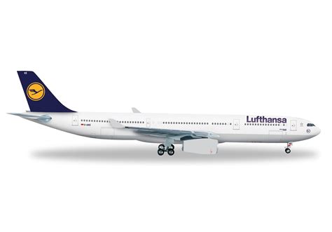 Herpa Lufthansa Airbus A330 300 Landshut 556583