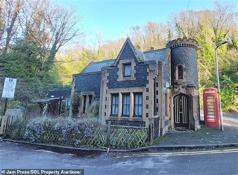 Miniature Grade Ii Listed Castle Goes On The Market For £120 000 Complete With Its Own Tiny
