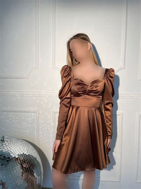 ۳۳ مدل لباس مجلسی رنگ قهوه ای با این استایل ها بدرخشید ماگرتا