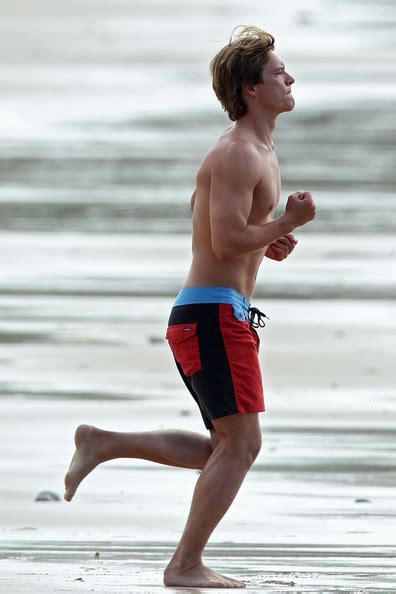 Super Hollywood Xavier Samuel Profile Pictures Images And Wallpapers