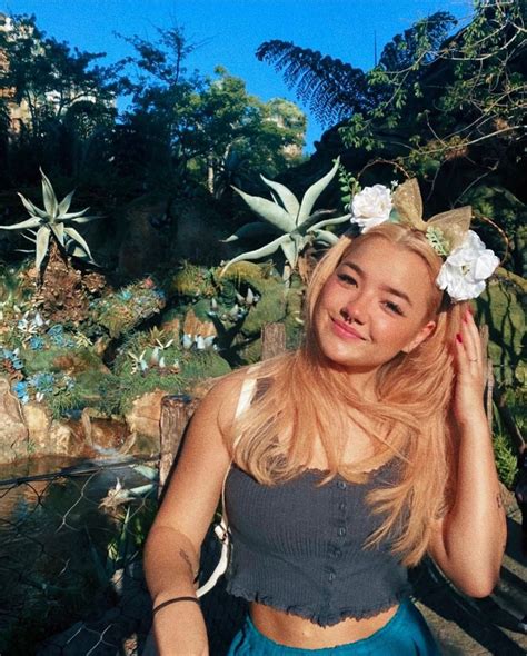 Biodata Dan Profil Elizabeth Yu Azula Di Avatar Netflix