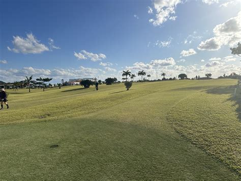 케이파크골프 회원 37명과 함께 일본 오키나와 본섬과 파크골프의 명소로 유명한 구메지마섬을 다녀왔습니다 또한 일본 파크골프 브랜드인 파크골프의 시작 케이파크