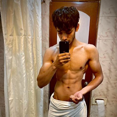 Utkarsh Dutta Utkarsh Dutta Updated Their Cover Photo