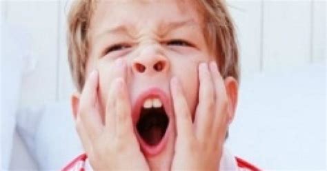 입 안의 염증 베체트병 그냥 두면 위험하다