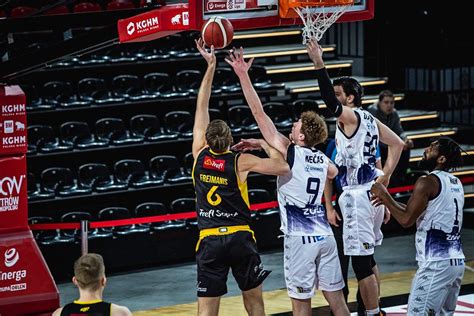 Freimanis Pēc Sezonas Polijā Atgriežas Turcijas Komandā