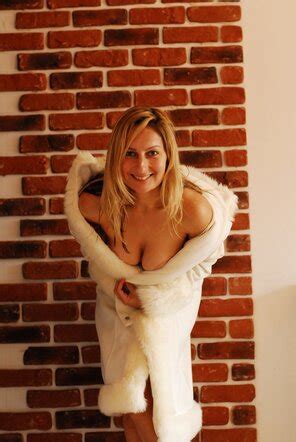 Hot Girls A Porn Pic