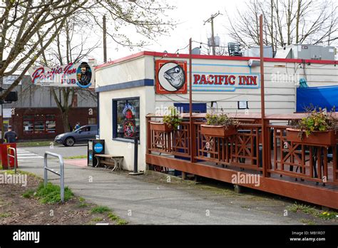 Pacific Inn Pub 3501 Stone Way N Seattle Storefront Photo Of A Bar In
