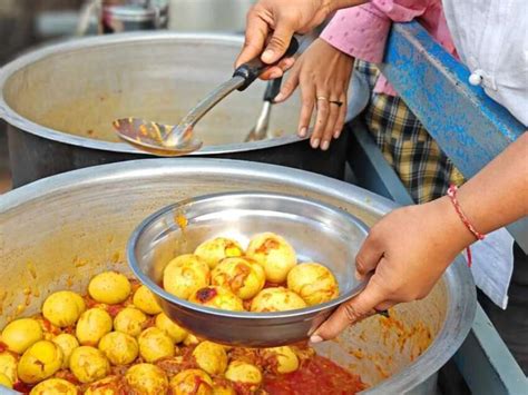 ဆားလင်းကြီးမြို့နယ်ရှိ စစ်ရှောင်စခန်းကို ထမင်းတစ်နပ်လှူဒါန်း Khit