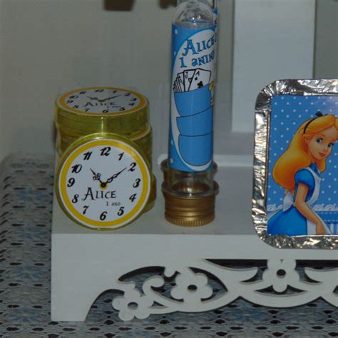 Adesivo Latinha Alice Elo Produtos Especiais