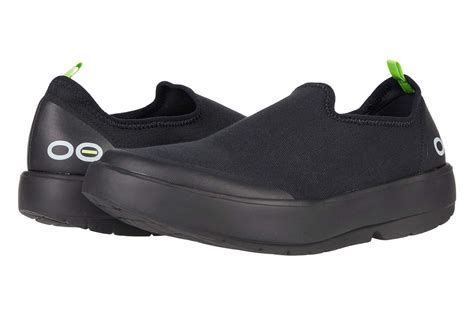 The 10 Best Recovery Shoes According To Podiatrists