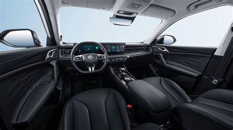 New 2025 Mg Hs Launched In The Uae Here Are Prices And Specs