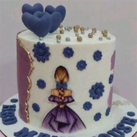 خرید و قیمت کیک تولدخانگی مدرن وشیک دخترانه باتزیینات فوندانت قلب ترب