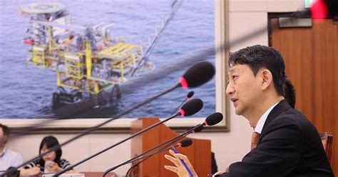 특징주 대왕고래 관련株 급락계엄 후폭풍에 동력상실 우려