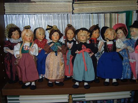 Bambole Antiche And Altre Collezioni Antique Dolls And Other Collections Bambole In Costume