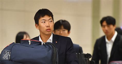 [st포토] 김민석 사직아이돌 스프링캠프 끝내고 귀국