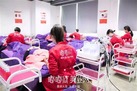 嘟嘟瓜美业网：月入1w 和不过5k的美容师，薪资差距原来在这？ 实战经验 资历 客户