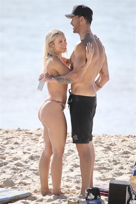Tammy Hembrow And New Boyfriend Matt Poole Cant Keep Their Hands Off