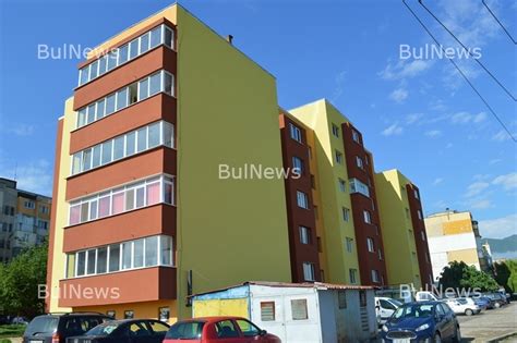 Гордостта на ГЕРБ излезе менте Протече прясно саниран блок във Враца