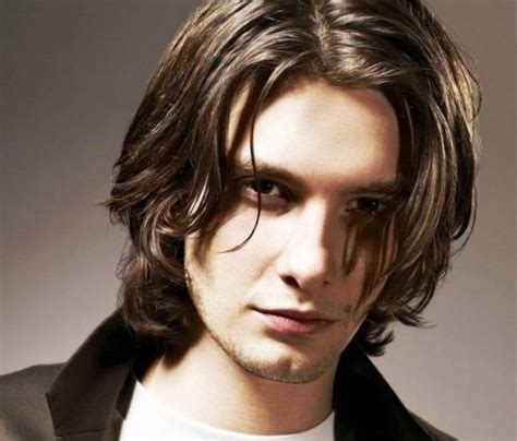 Чоловічі довгі зачіски