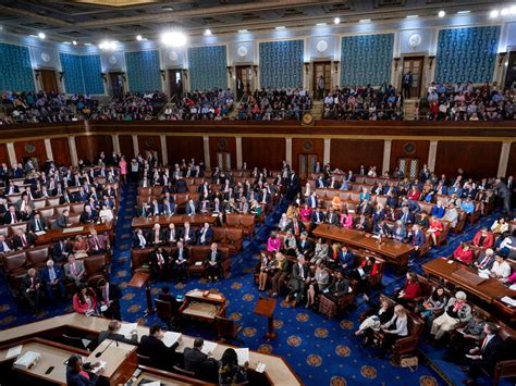 សភាអាមេរិកអនុម័តសេចក្តីសម្រេច បើកផ្លូវការស៊ើបអង្កេត ចោទប្រកាន់ទោសប្រធានាធិបតី បៃដិន សារព័ត៌មាន