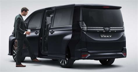 รถใหม่ Toyota Voxy ปี 2022 เปิดตัวในอินโดนีเซีย ตามหลังญี่ปุ่น