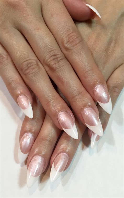 ポインテッド×フレンチネイル。 門真市のネイルサロン【kiko Nail】