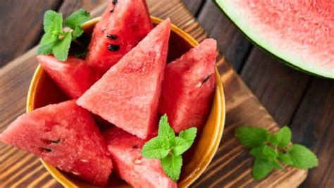 Watermelon Vs Muskmelon Which Fruit Hydrates You Better Healthshots
