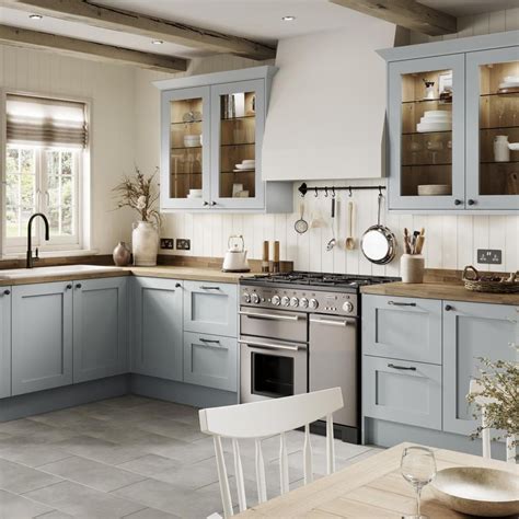 Chilcomb Mist Kitchen Fitted Kitchens Kitchens Howdens