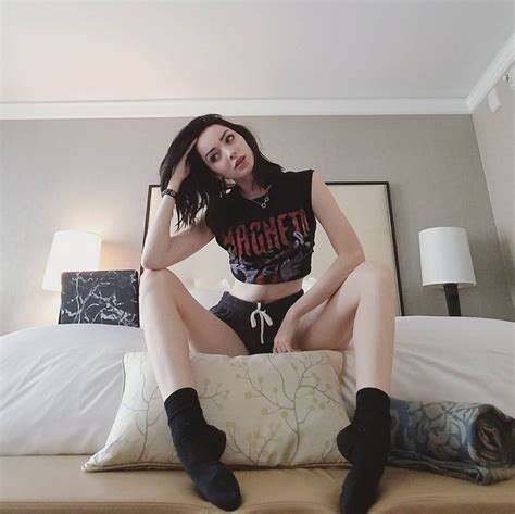 Emma Dumont Thefappening Sexy 29 Photos The Fappening