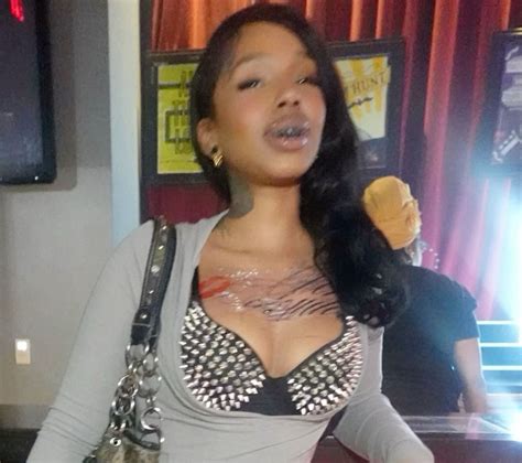 900 Idées De Ae En 2025 Fond Décran Téléphone Fond Decran Dessin Fond Decran Pastel