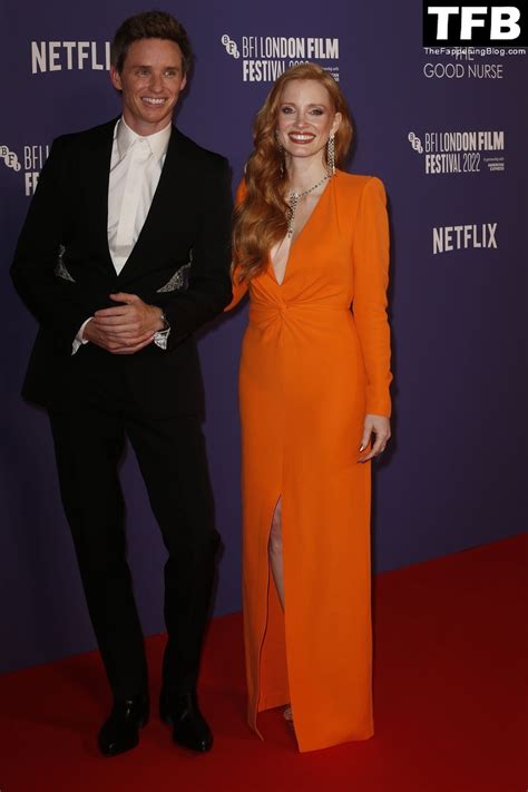 Jessica Chastain Poses For Photographers Upon Arrival For The Premiere