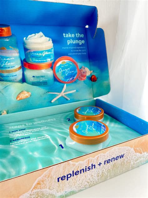 Tree Hut 🐬 🌊☀️ 2025