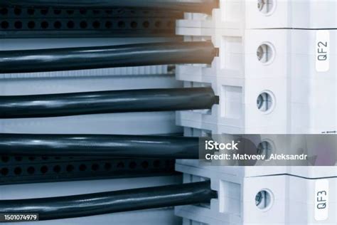 전기 분배 전선용 상자 배선이 있는 Plc 제어판 전원 및 배전 전기용 Lectric 제어판 인클로저 0명에 대한 스톡 사진 및 기타 이미지 Istock