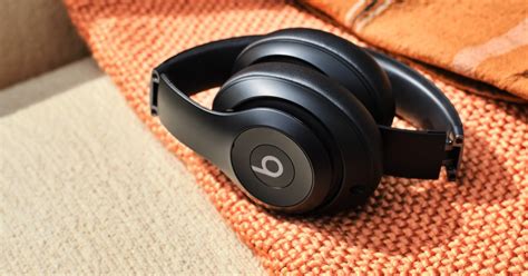 Beats Studio Pro Headphones Outshine Airpods Max On Battery Life And Price