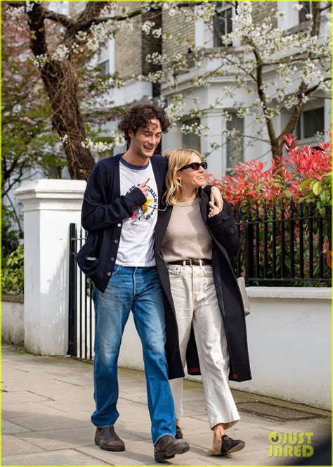 Sienna Miller And Oli Green Pack On Pda During Pizza Date In London