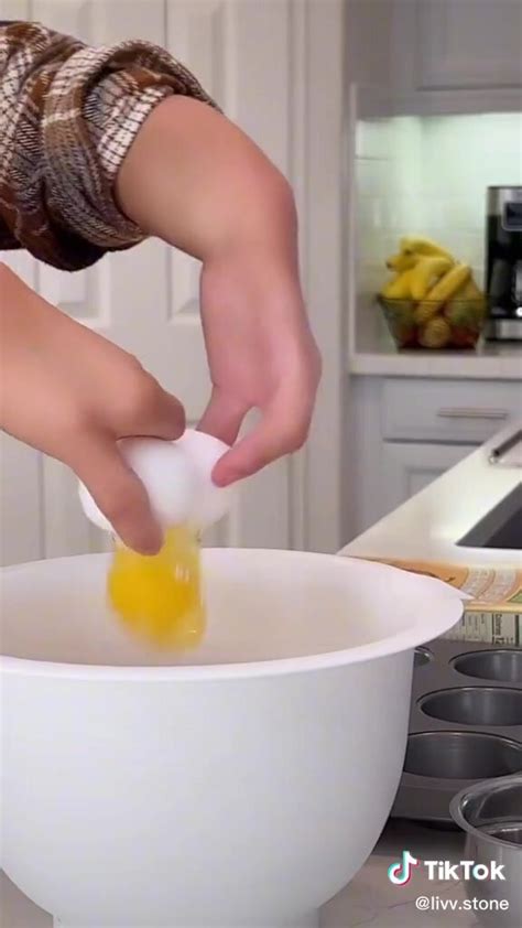 Congenital Amputee Cooking Deformed Arms