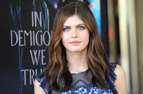 Alexandra Daddario HD Wallpaper