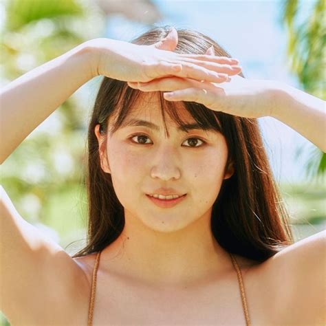 新人女優→「グラビア界の大本命」に急成長 20歳・福井梨莉華、横から大胆見せつけ「オトナ」カット披露｜よろず〜ニュース