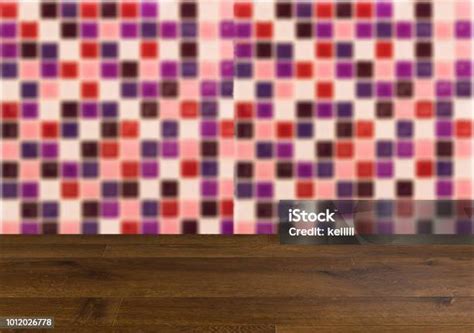 목욕탕을 위한 모자이크입니다 텍스처 이랑 배경 빈 나무 테이블 바닥입니다 건물 외관에 대한 스톡 사진 및 기타 이미지 건물 외관 건축물 고여 있는 물 Istock