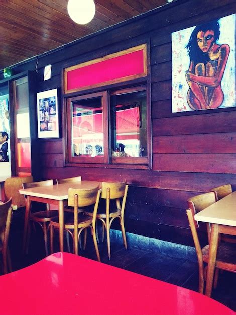 Premium Photo | Empty chairs in restaurant