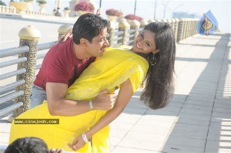 Dalapati Movie Stills Photo 103 Of 122