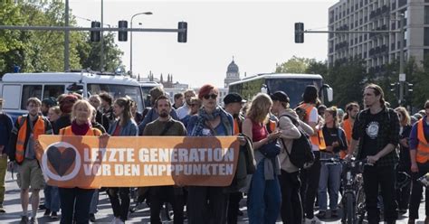 Wochenlanges Verkehrs Chaos in München Klimakleber blockieren ab