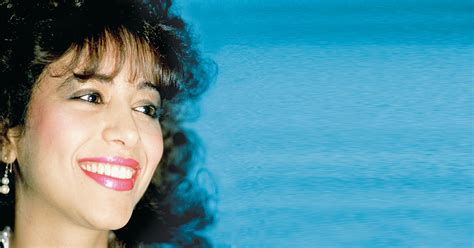 עפרה חזה הסדרה עליה שופכת אור לראשונה על חייה הרומנטיים מעריב