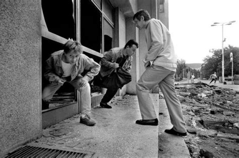 The Siege Of Sarajevo Tragic Story And Haunting Photos From The