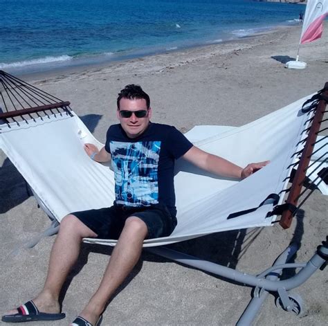 გუშინწინ თმა შემღება დღეს კი მისი გარდაცვალება გავიგე ცნობილი სტილისტი მოულოდნელად დაიღუპა