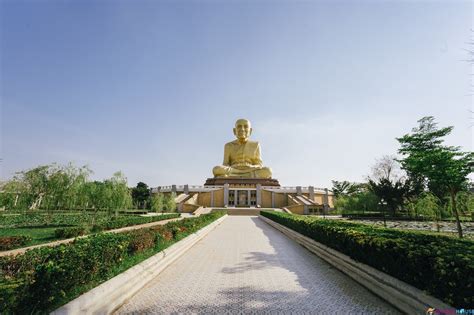 ช้อป ชิม ชิลล์ ที่ตลาดหลวงปู่ทวด อยุธยา เที่ยวได้ทั้งวันไม่มีเบื่อ