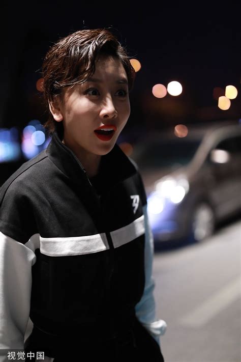 毛俊杰《浪姐3》录制图 一头短发搭运动装酷飒利落 搜狐大视野 搜狐新闻