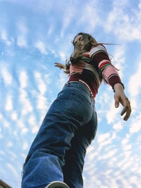 Pin By Bella On Perspective In 2025 Pose Reference Perspective Photography Drawing Poses